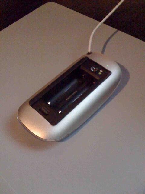 Ausgefunkt: Magic Mouse mit Kabel | Mac Life