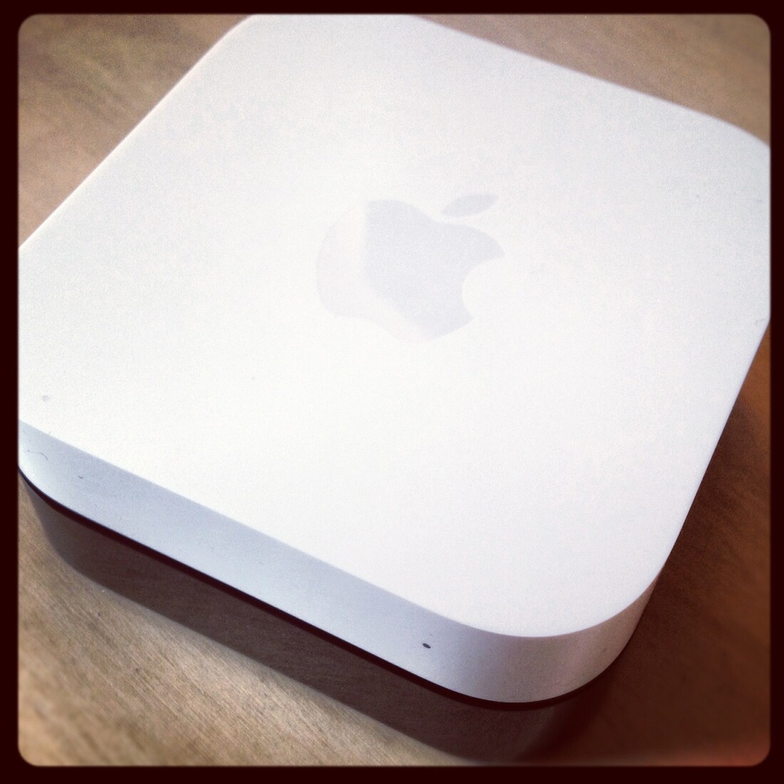Test: Apple AirPort Express Basisstation (2. Generation/Mitte 2012 ...