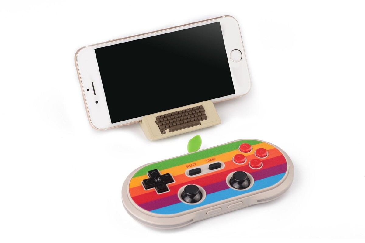 AP40 - regenbogenfarbes Gamepad im Apple-Design | Mac Life