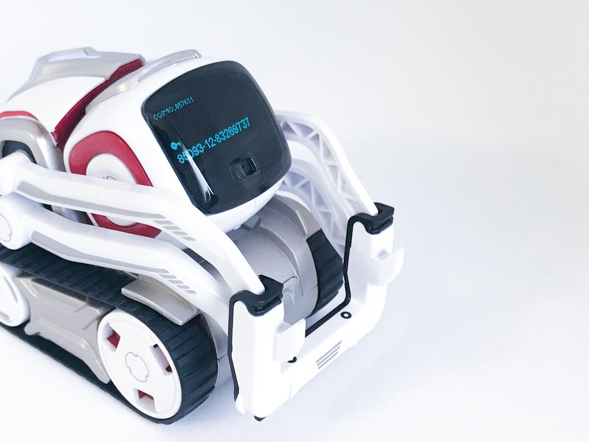 Test: Anki Cozmo, der charmante iPhone-Roboter | Mac Life