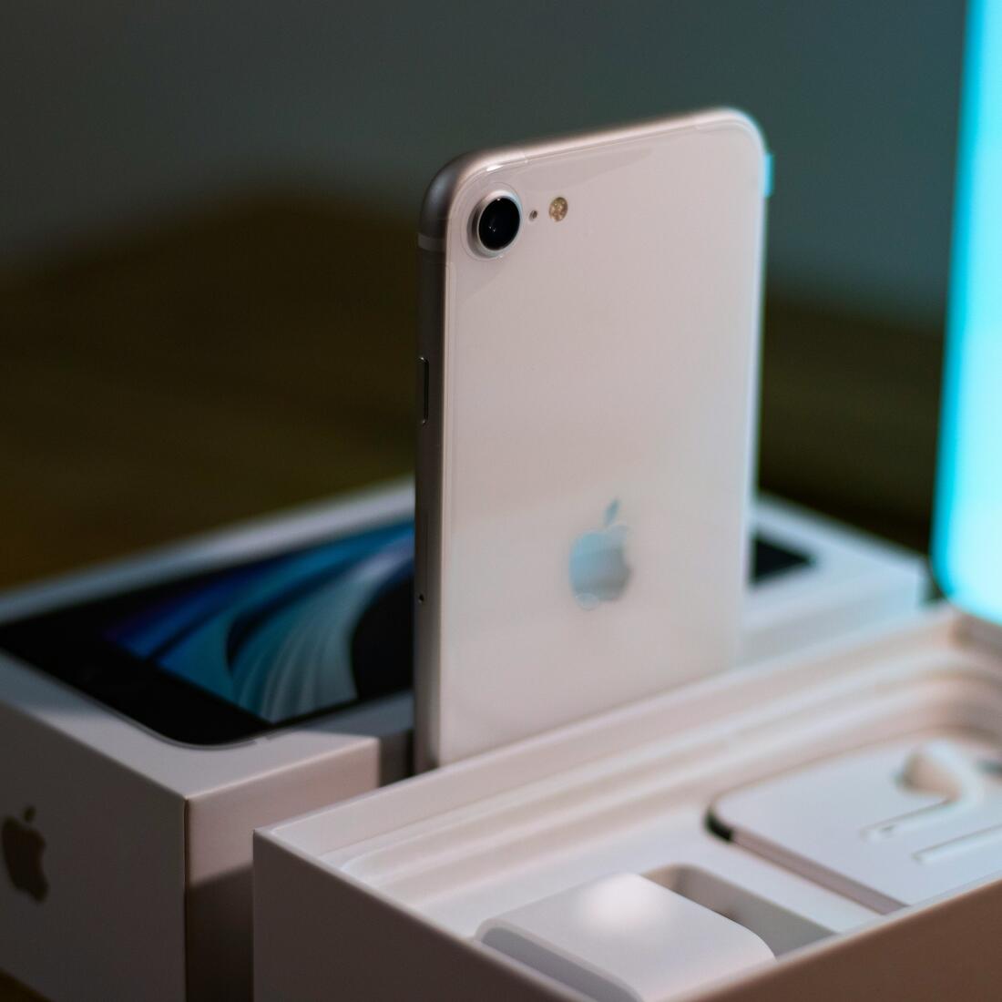 iPhone SE 4 soll deutlich besser werden, mit OLED-Bildschirm und mehr ...