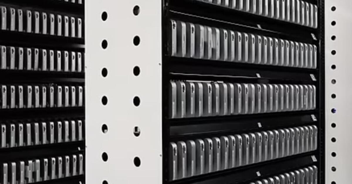 Mac minis mit M4 im Serverrack | Mac Life